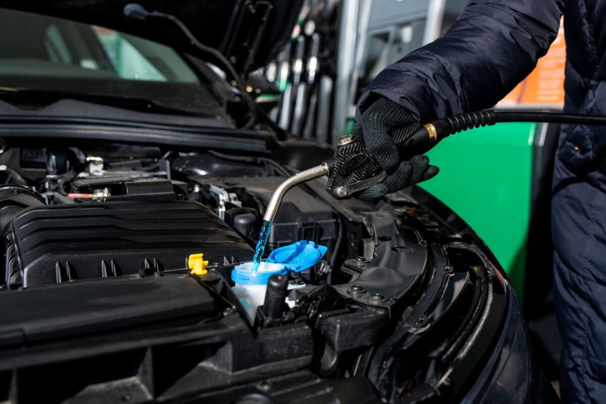 Scheibenreiniger tanken mit GENOL – Einfach & nachhaltig